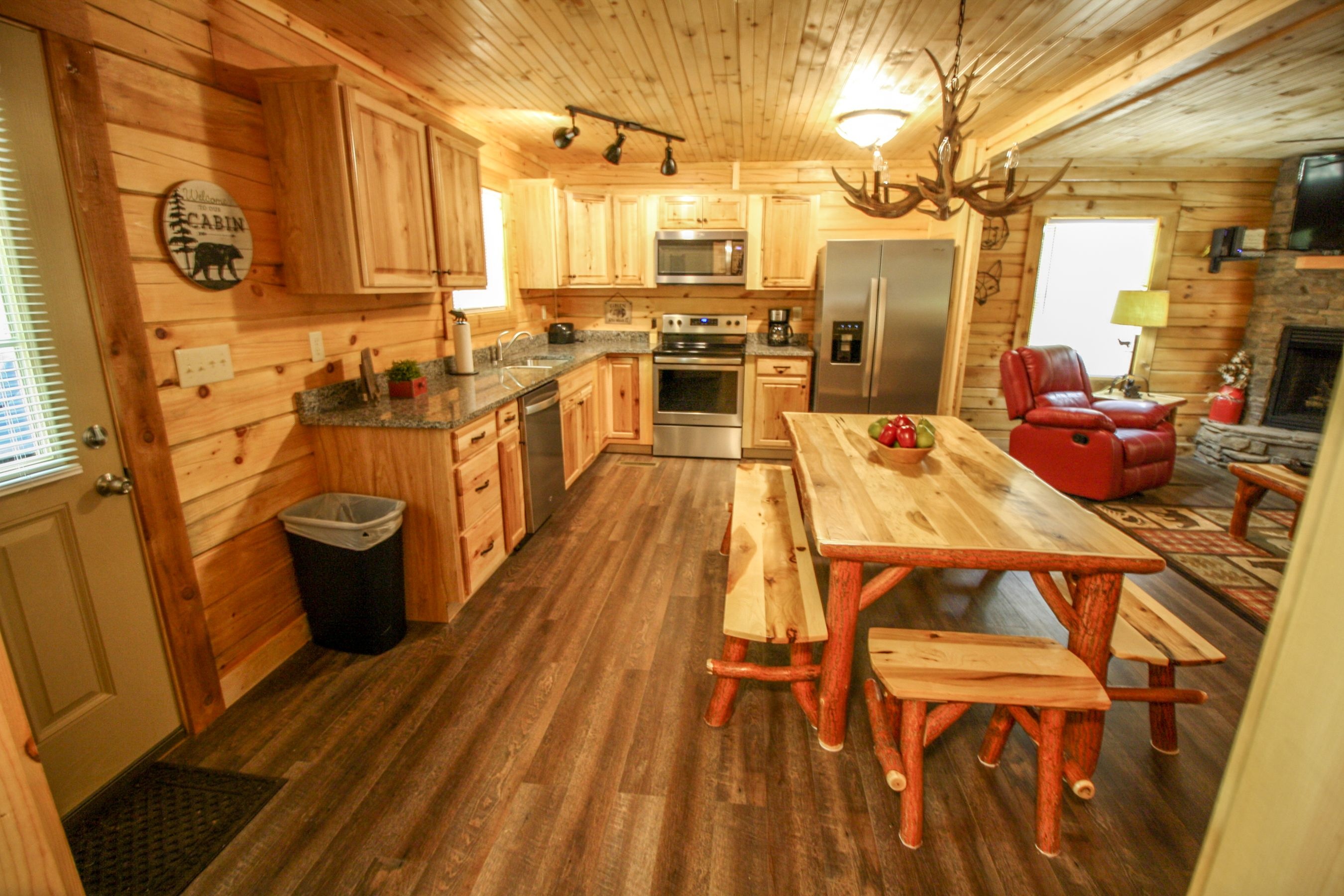 Black Bear Retreat - Large Rustic Cabin Perfect for Families! | RedAwning