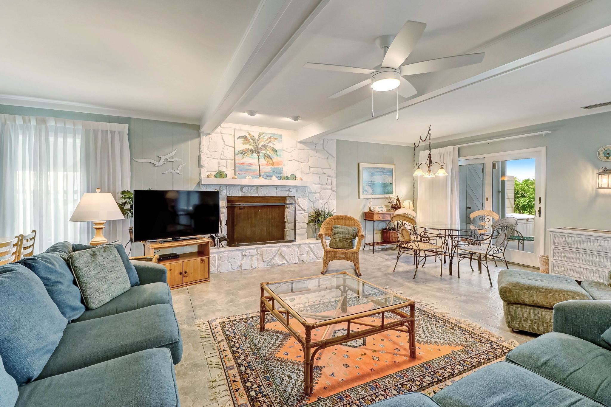 Dog Friendly Oceanfront Beach House | RedAwning