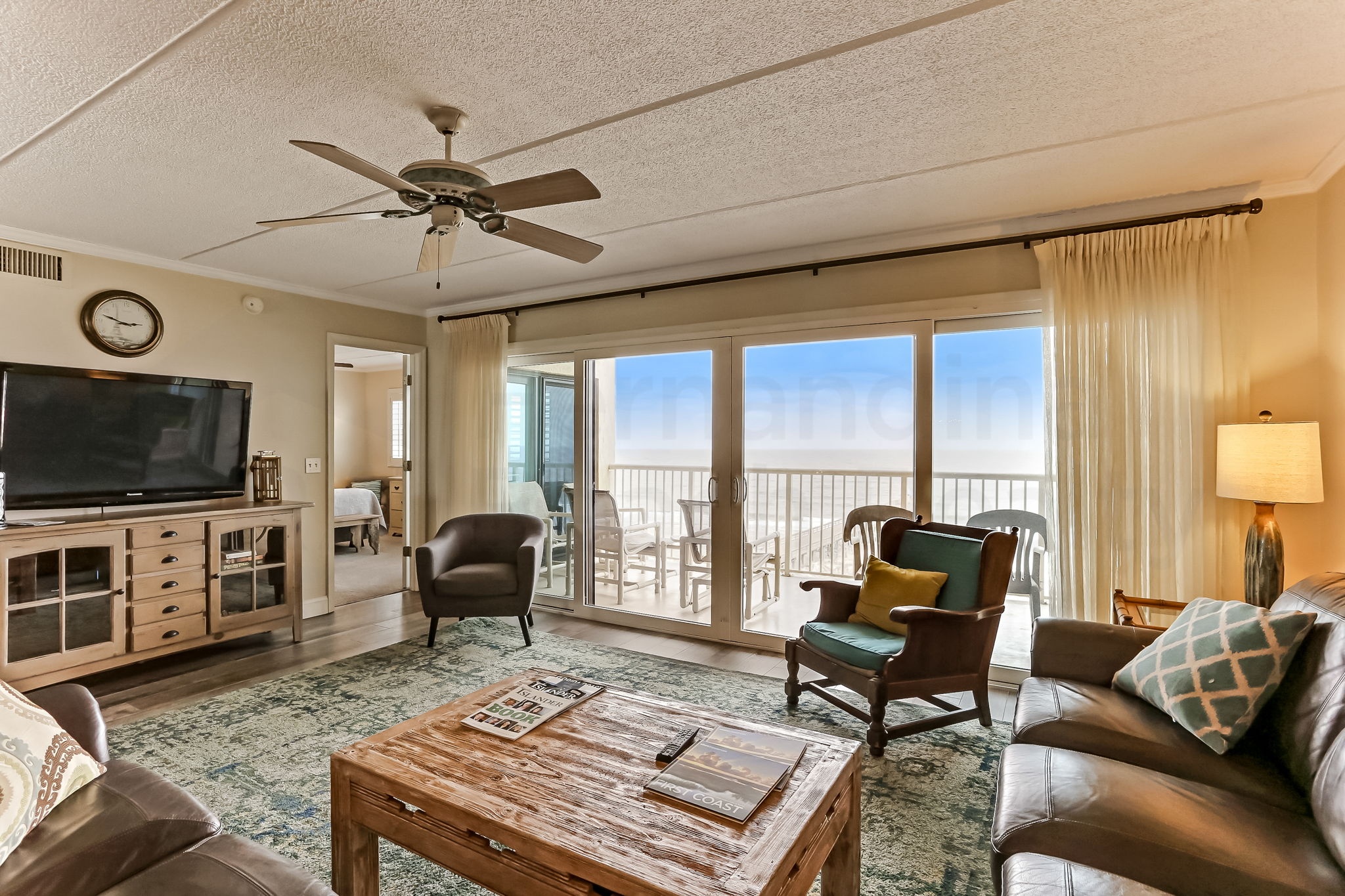 Upper Unit Condo Overlooking Both the Ocean Pier and Swimming Pool ...