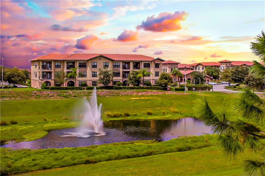 BP532CP Bella Piazza Condo | RedAwning