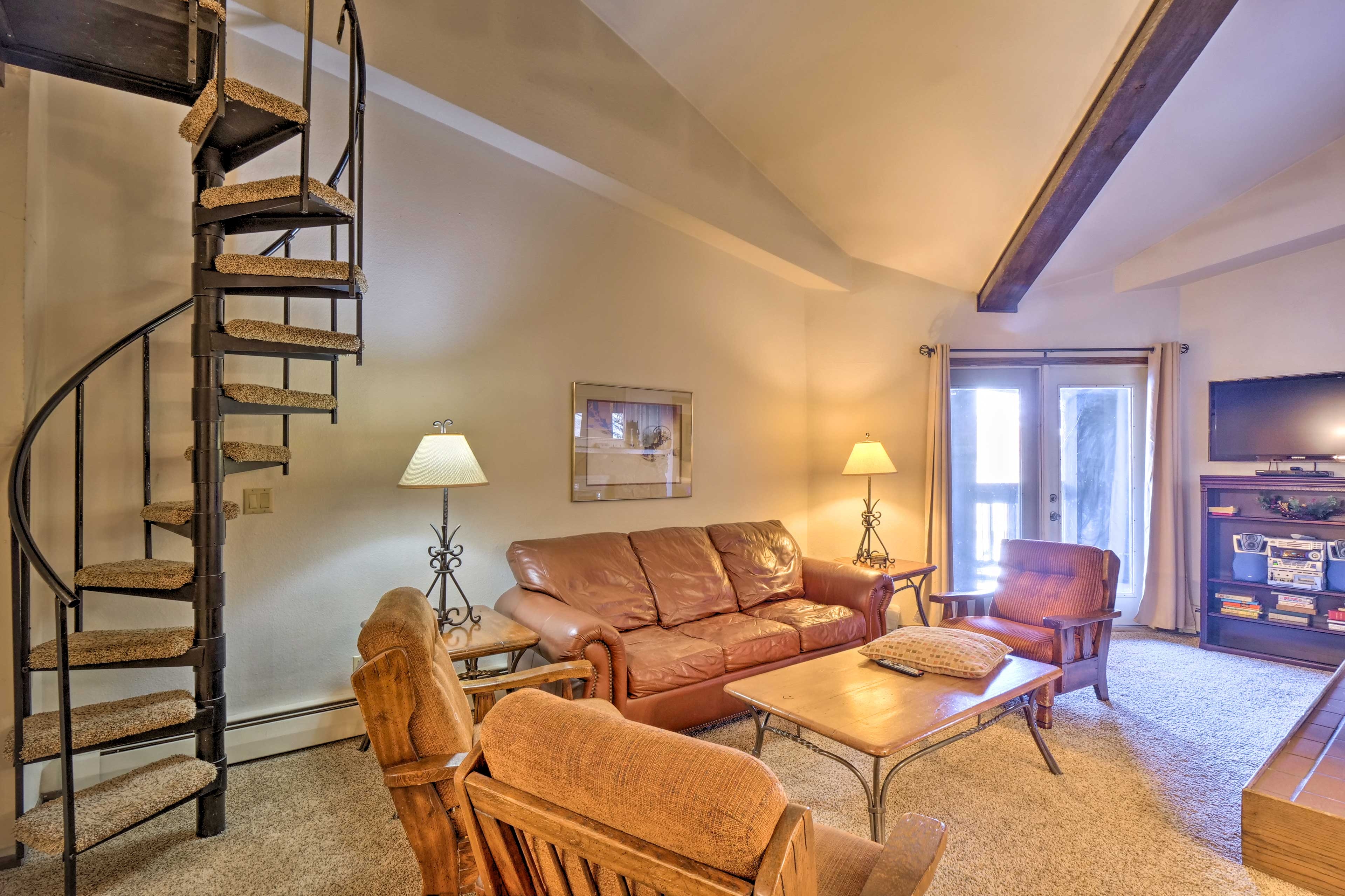 Copper Valley 1 Bedroom + Loft Condo #208 | RedAwning