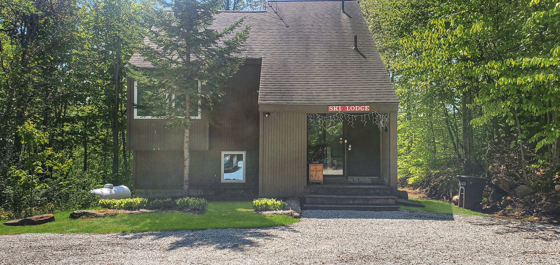Great Escape Ski Lodge | RedAwning