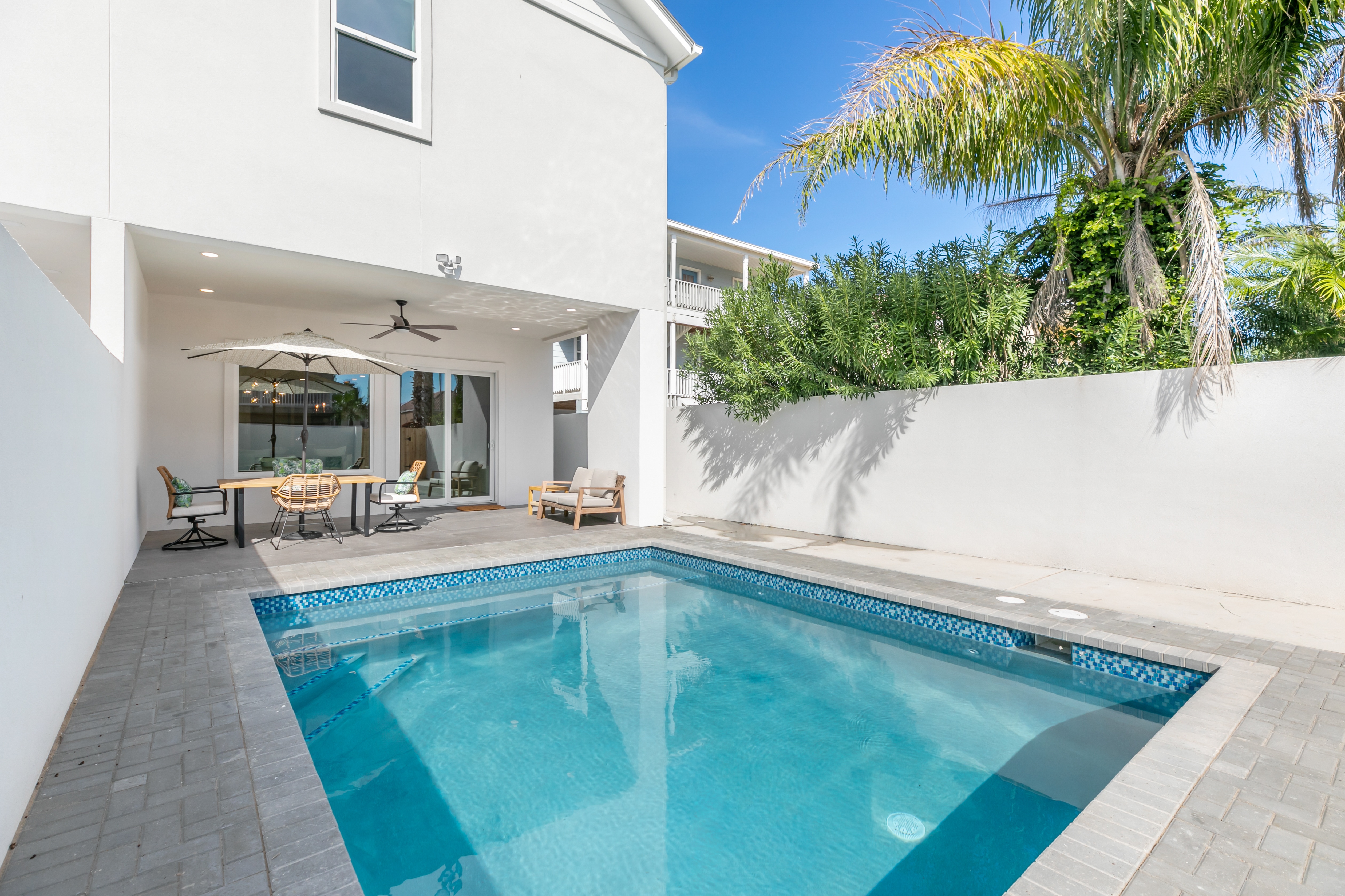 105B E. Oleander (Casa Isabella) | RedAwning