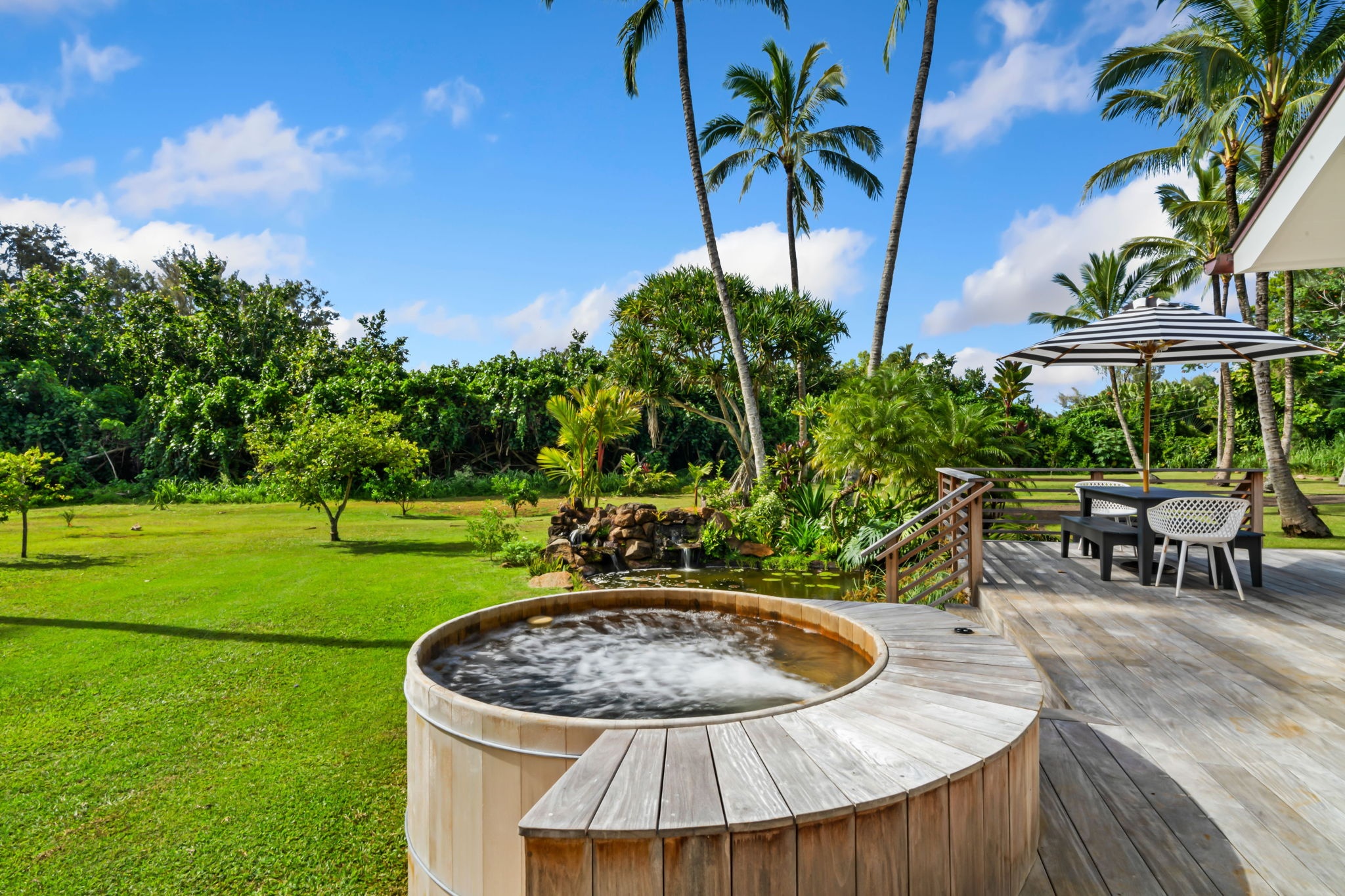 Coconut Hut | RedAwning
