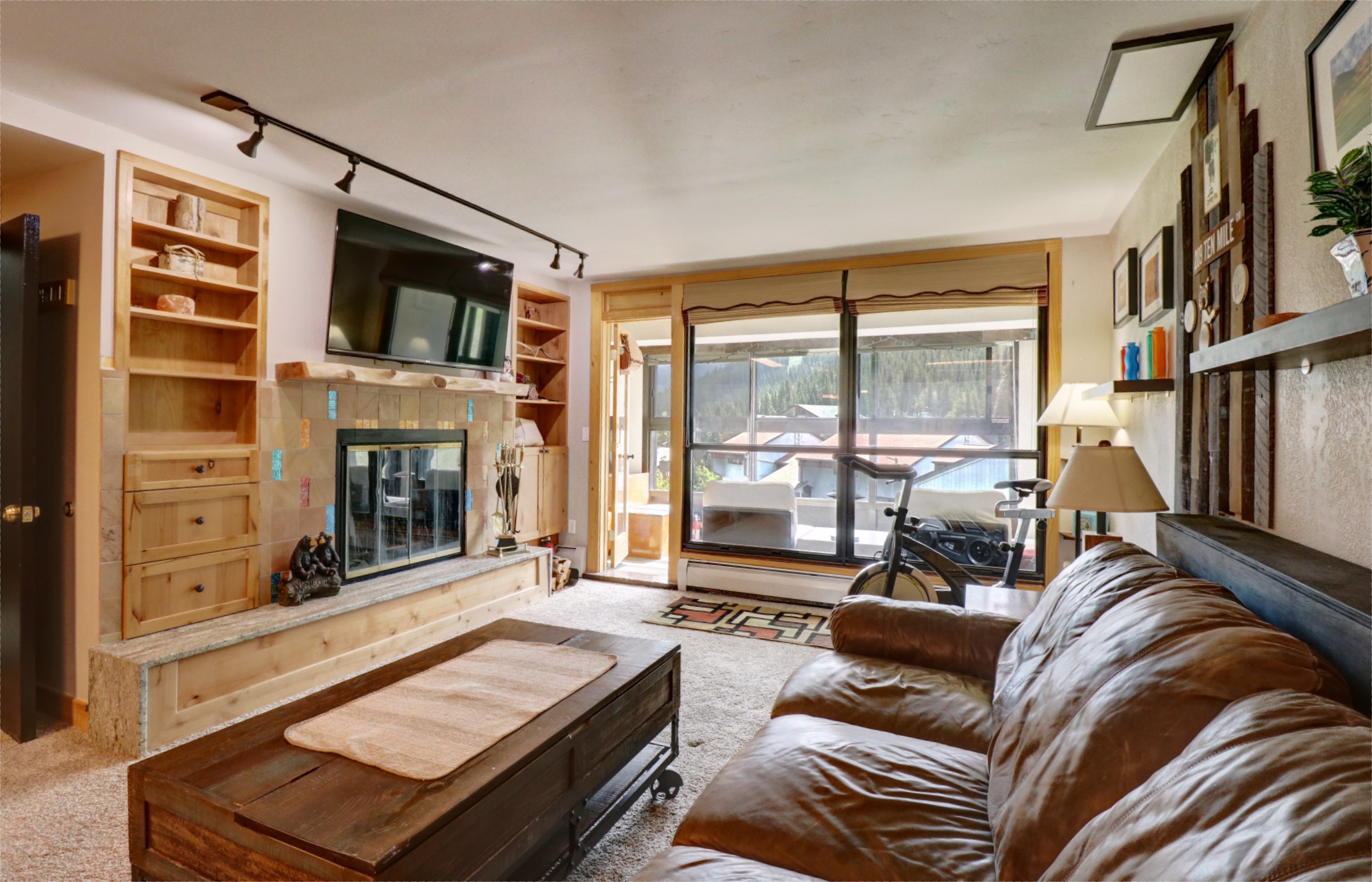MP615 Mountain Plaza Center Village Condo 2BR 3BA Hot Tub | RedAwning
