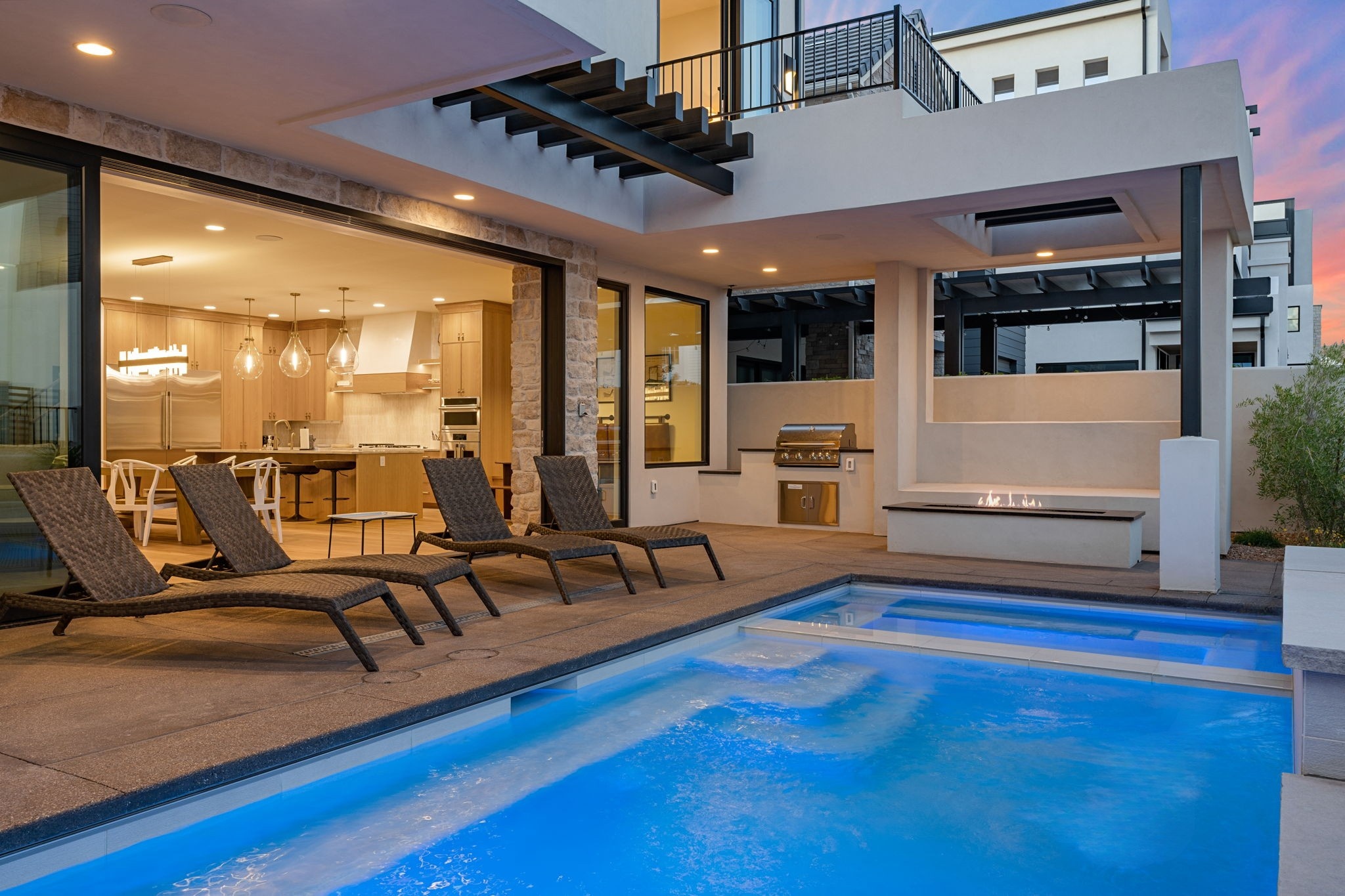 Lula Bay Lagoon House | RedAwning